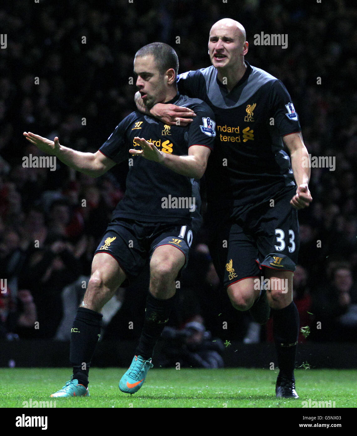 Liverpools joe cole right hi-res stock photography and images - Alamy