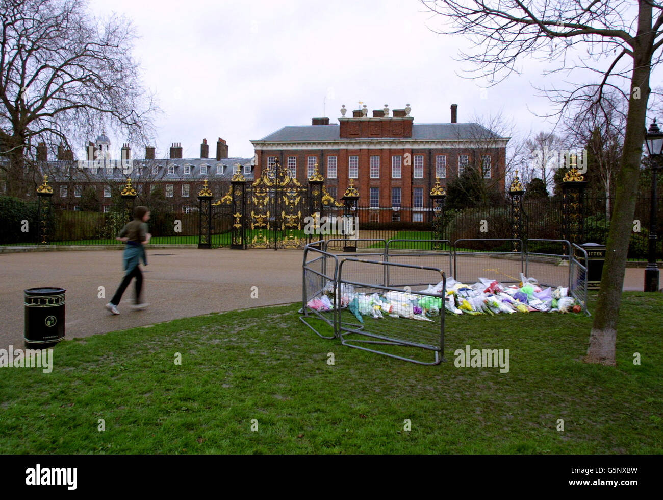 Princess Margaret Funeral Stock Photos & Princess Margaret Funeral ...