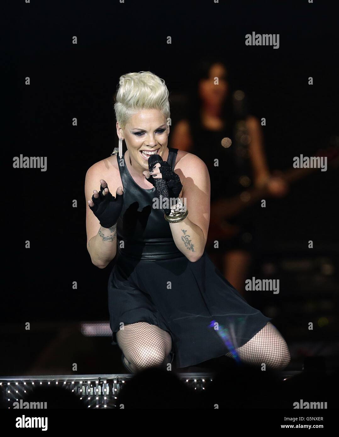 Pink on stage hi-res stock photography and images - Alamy