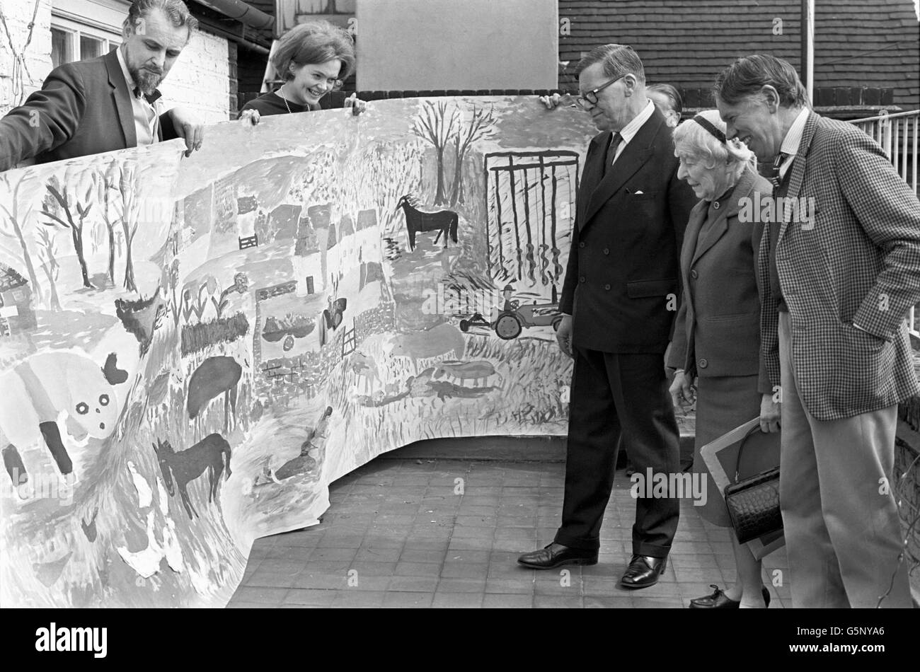 Dame laura knight hi-res stock photography and images - Alamy