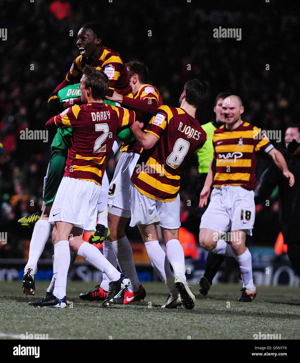 Bradford city goalkeeper matt duke hi-res stock photography and images ...