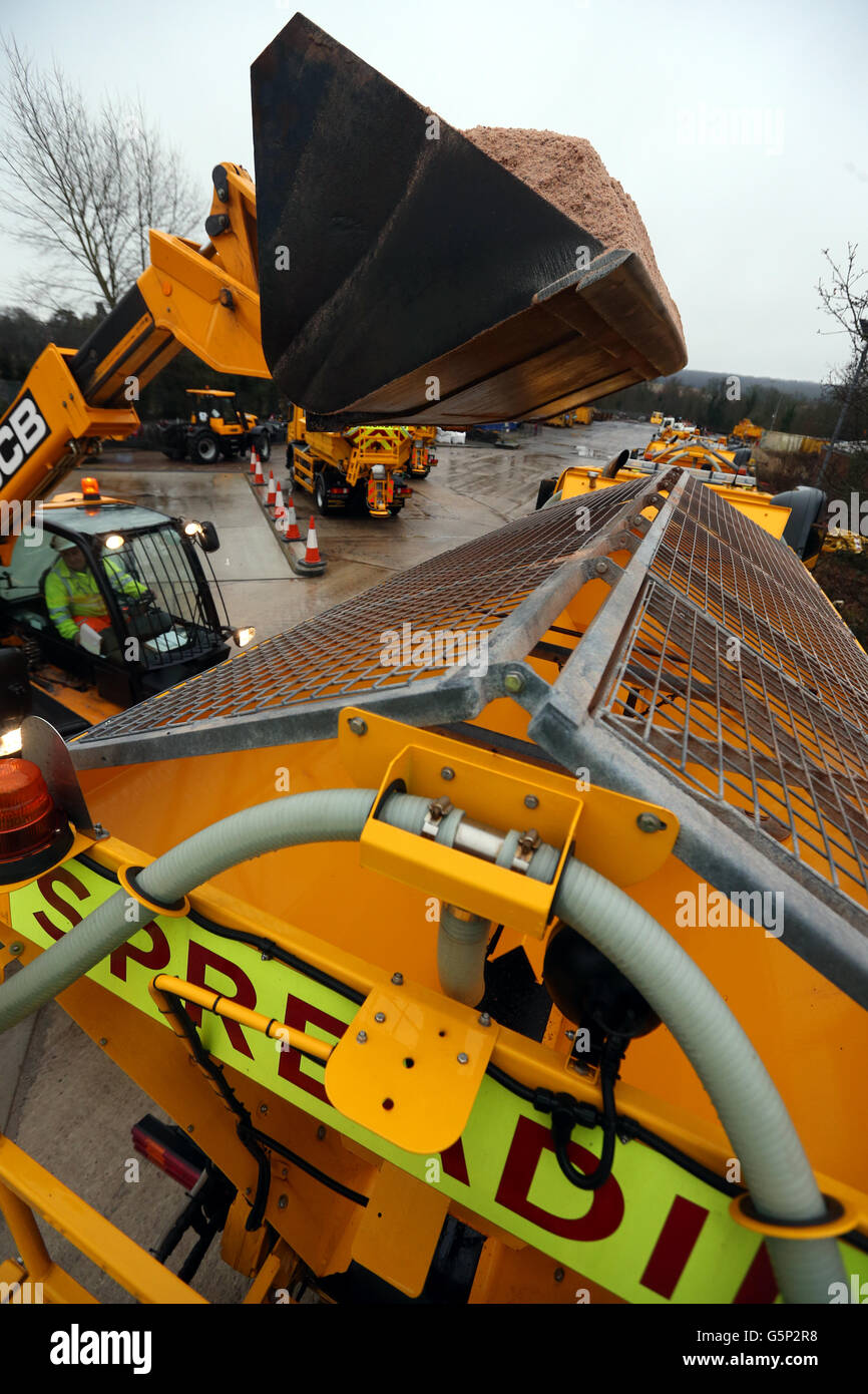 News gritting hi-res stock photography and images - Alamy