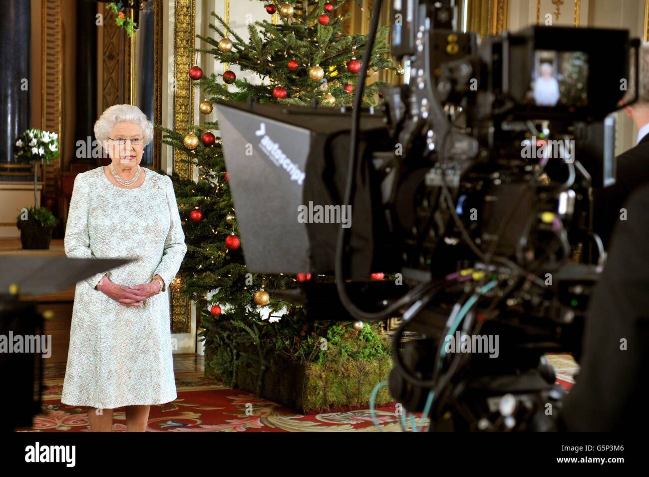Queen Elizabeth II records her Christmas message to the Commonwealth in ...