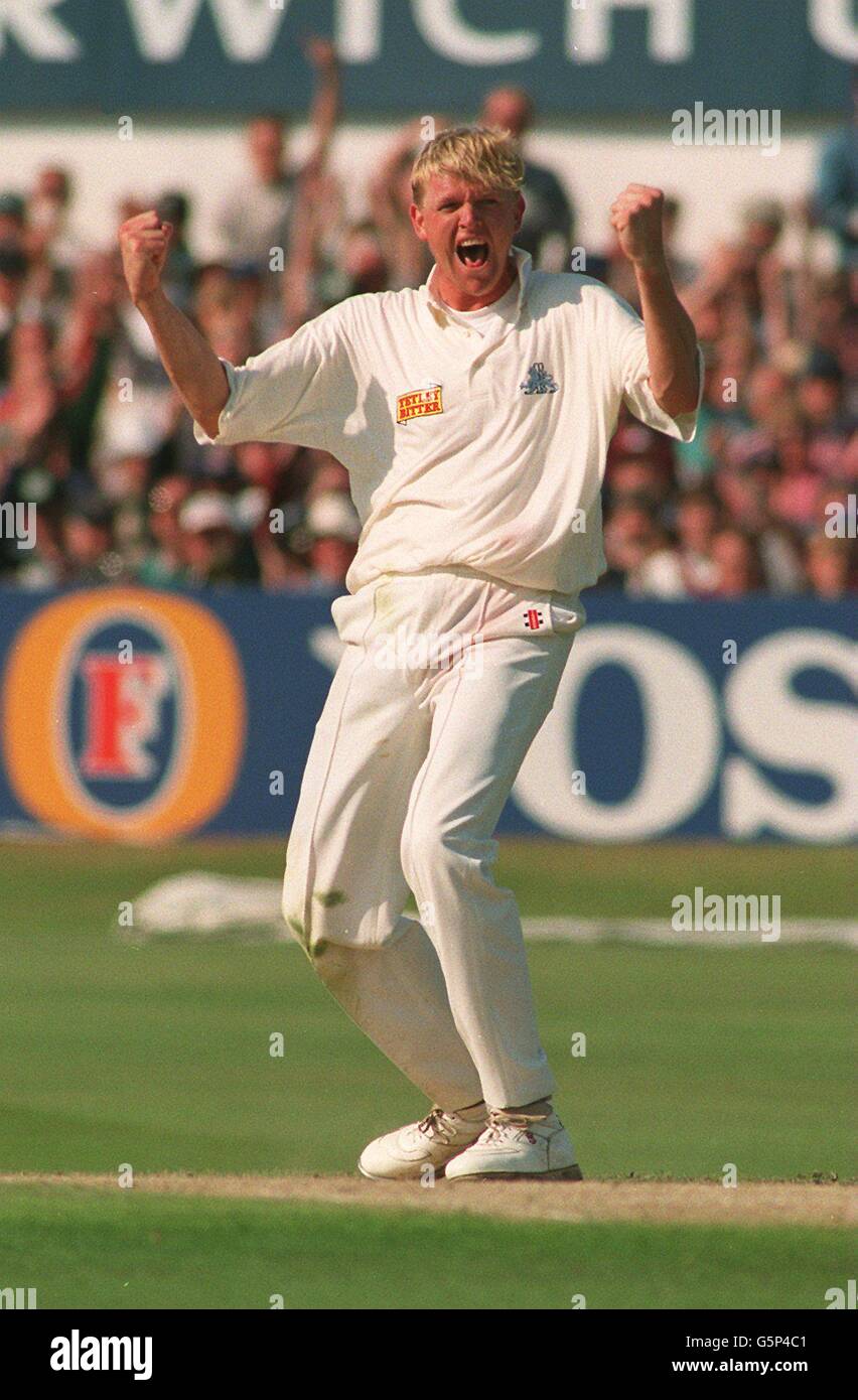 “peter richardson“ cricket hi-res stock photography and images - Alamy