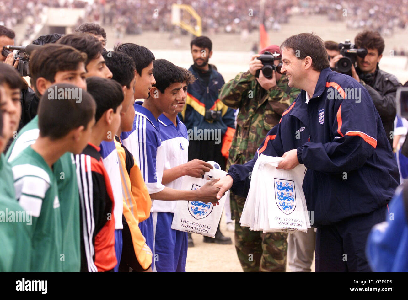 Gary mabbutt football hi-res stock photography and images - Alamy