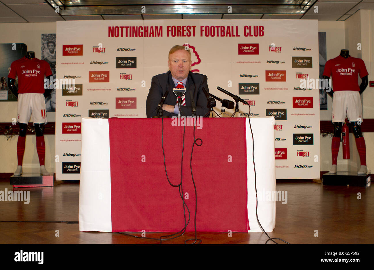 Soccer - Nottingham Forest Press Conference - Alex McLeish Unveiling ...