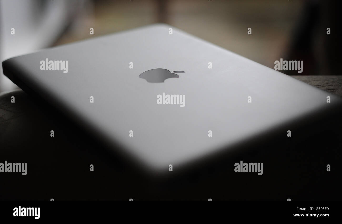 Apple stock. A Mac Book Pro laptop computer Stock Photo - Alamy