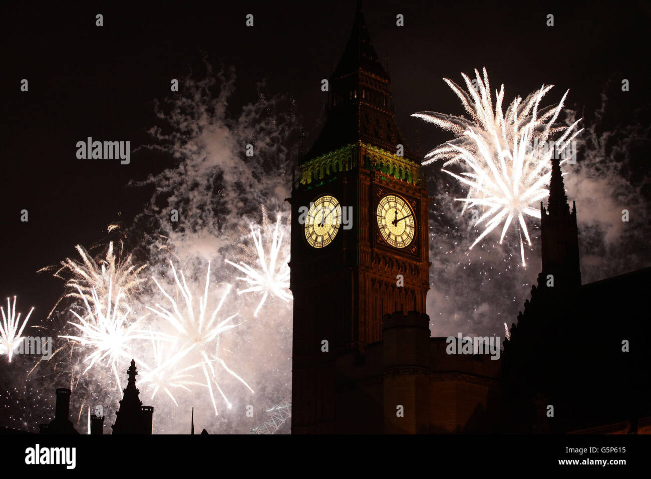 Big ben midnight hi-res stock photography and images - Alamy
