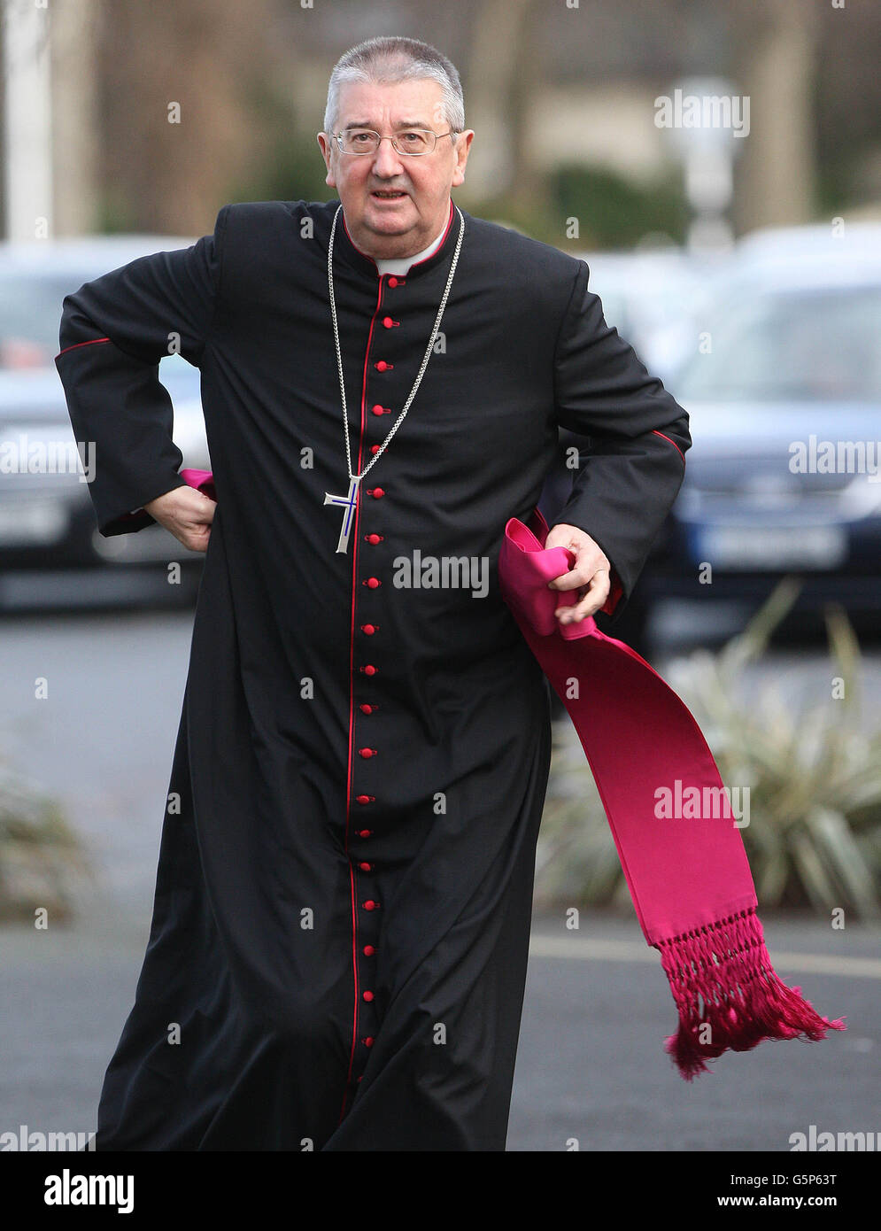 New archbishop mass hi-res stock photography and images - Alamy