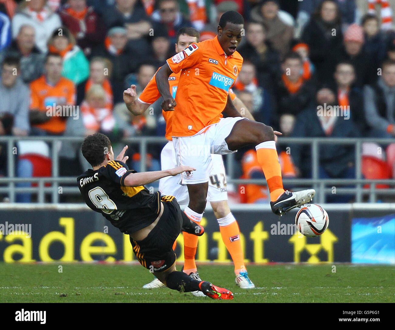 Blackpools isaiah osbourne and hull citys corry evans hi-res stock photography and images - Alamy