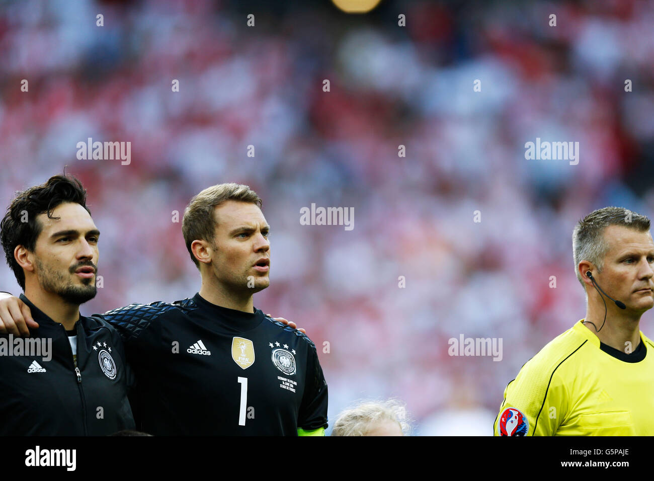 Saint-Denis, France. © D. 16th June, 2016. (L-R) Mata Hummels, Manuel ...