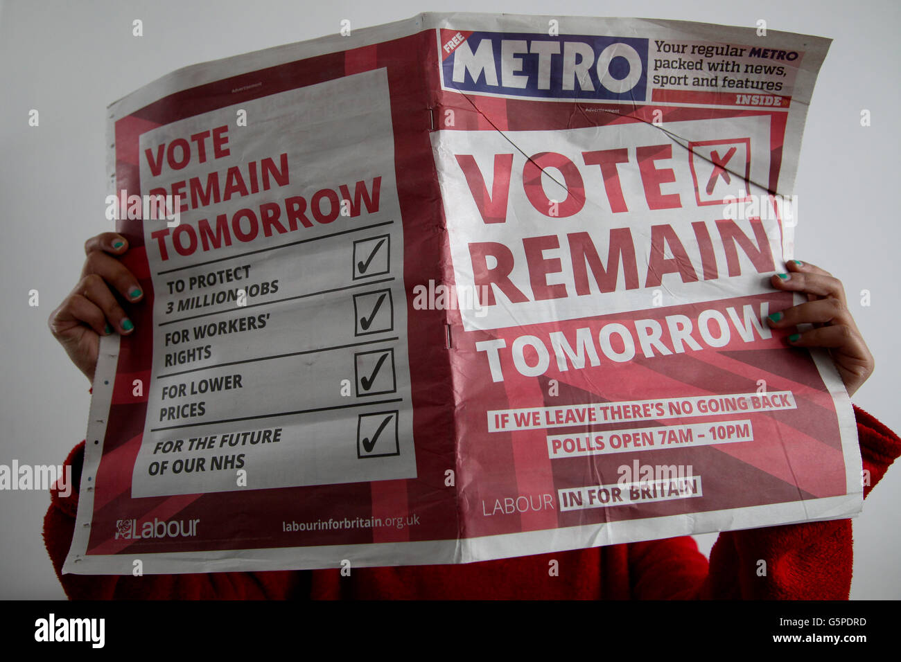 Free metro paper hi-res stock photography and images - Alamy