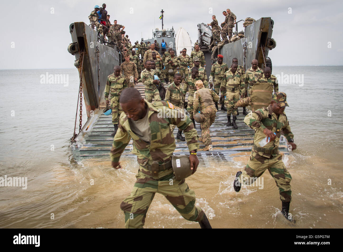 Parachute cameroon hi-res stock photography and images - Alamy