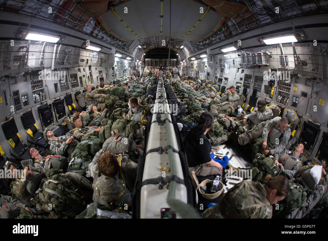 Airborne soldiers perform parachute hi-res stock photography and images ...