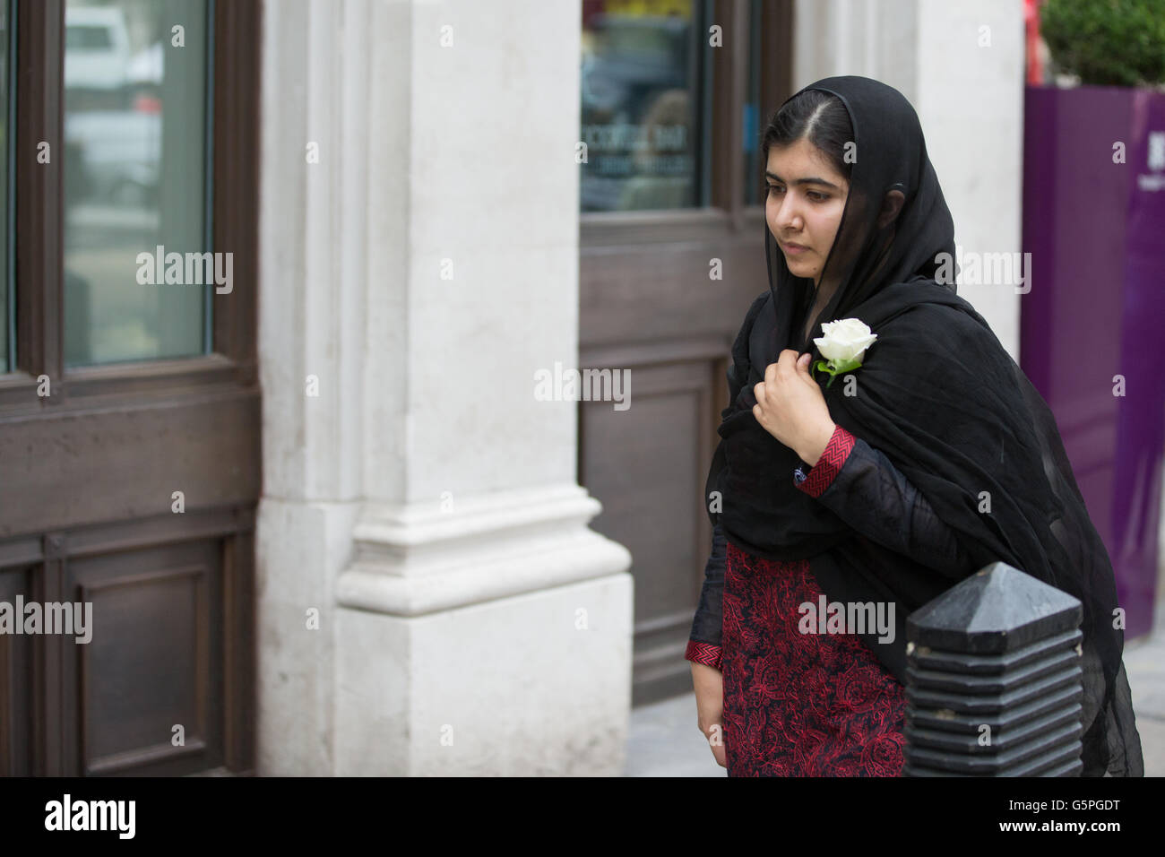 Malala yousafzai nobel peace prize hi-res stock photography and images ...