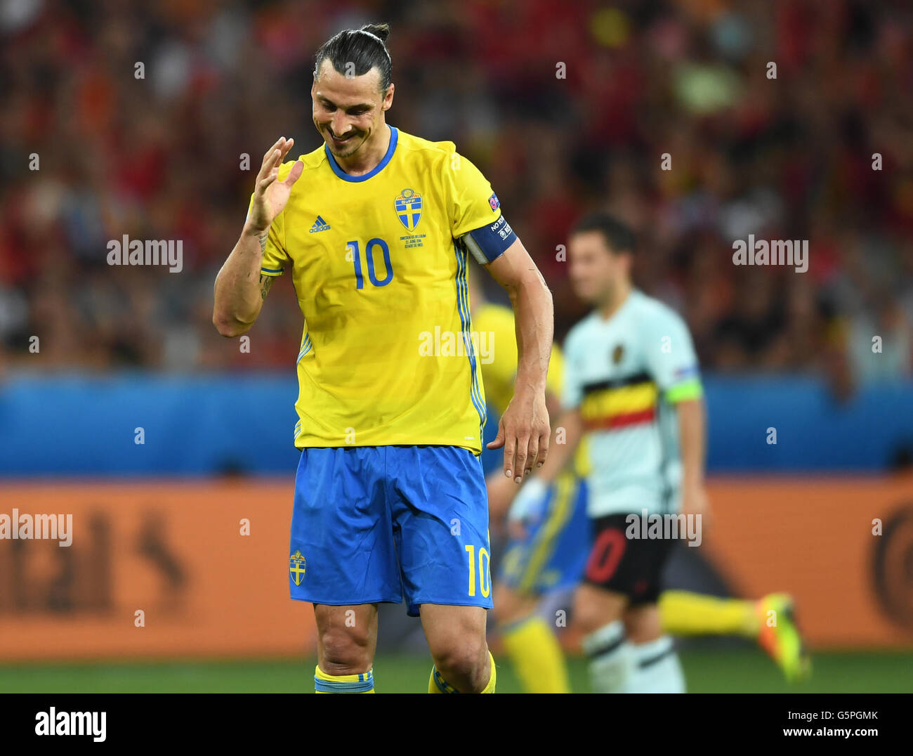 Ibrahimovic Sweden Vs High Resolution Stock Photography and Images - Alamy