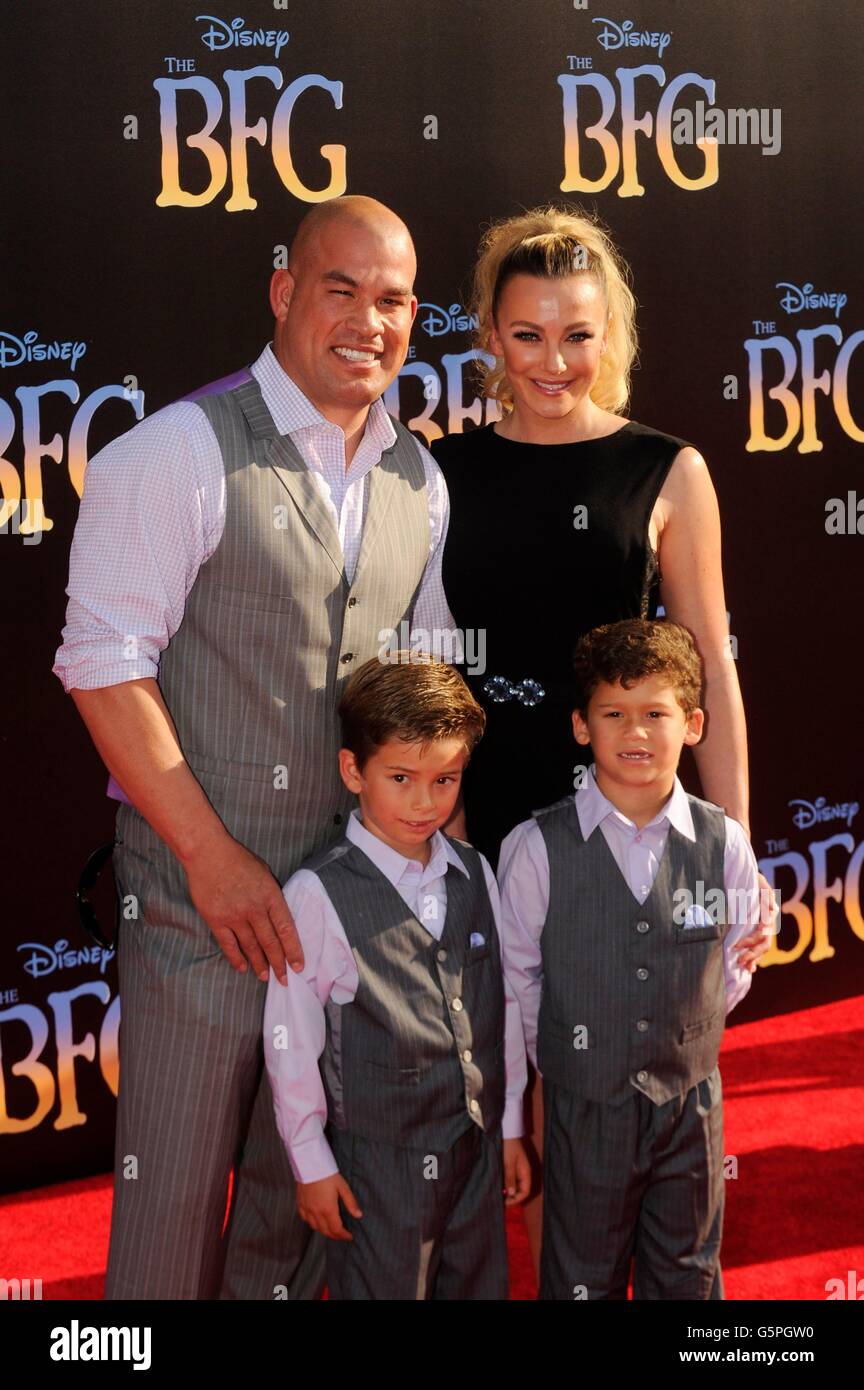 Tito ortiz and family hi-res stock photography and images - Alamy