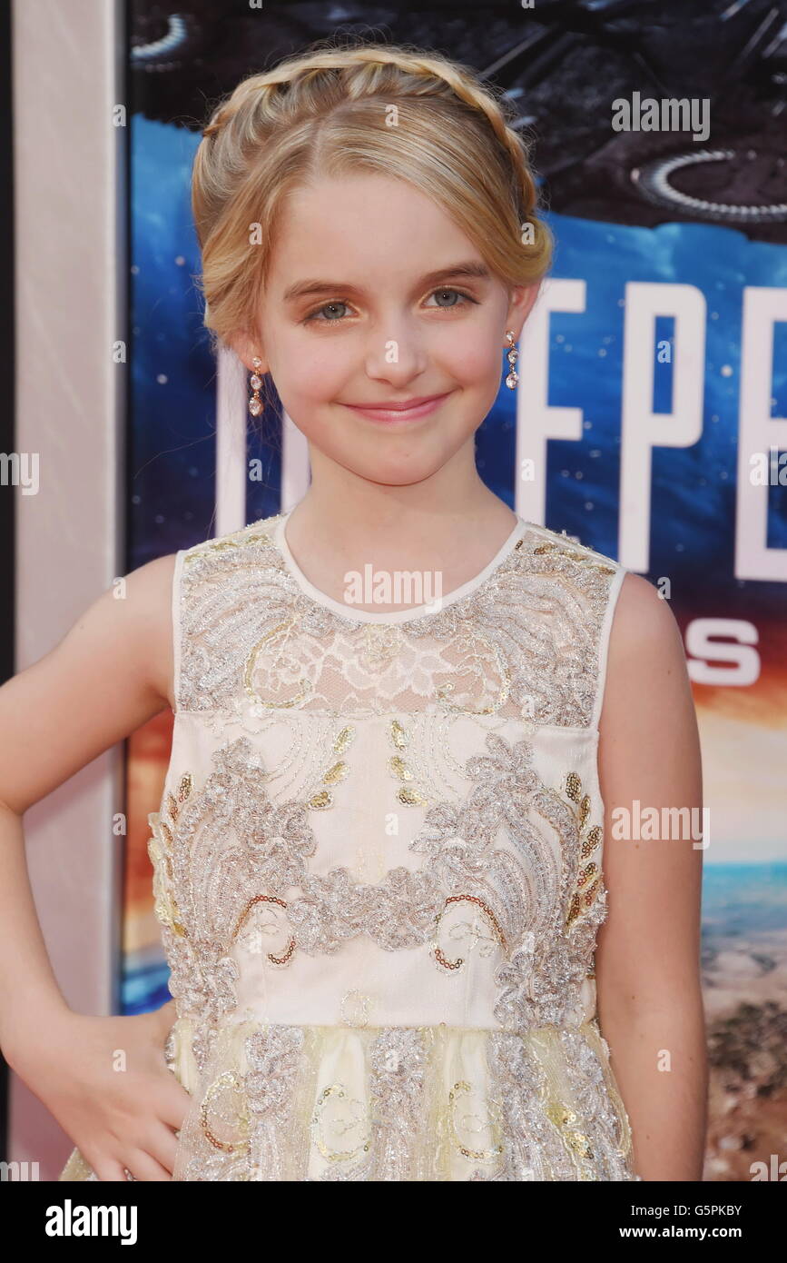 Mckenna Grace High Resolution Stock Photography and Images - Alamy