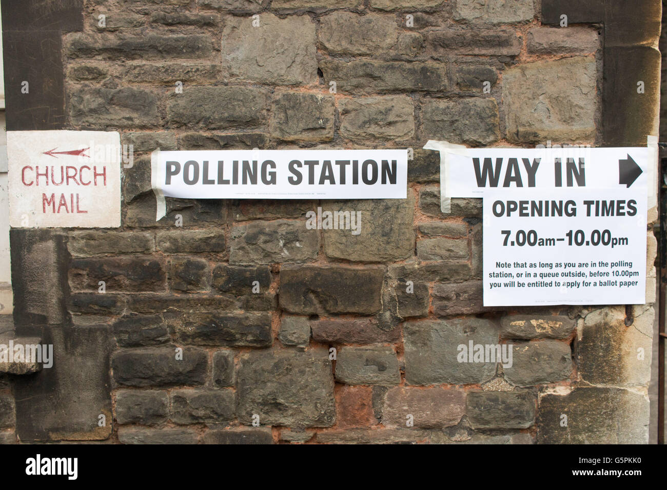 Polling stations hi-res stock photography and images - Alamy