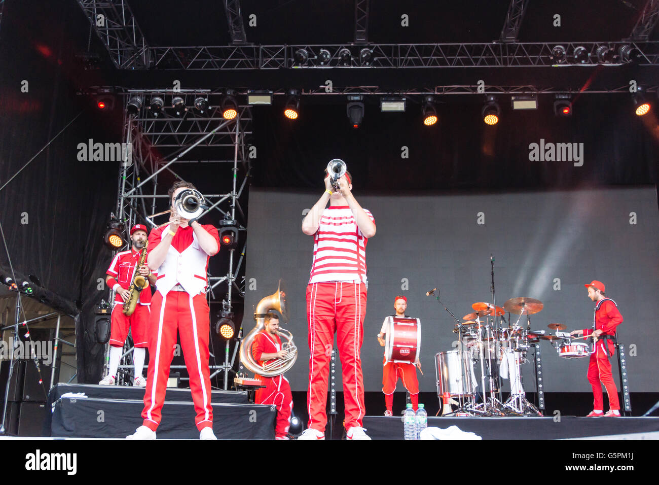 Kiel, Germany. 22nd June, 2016. The Band Moop Mama performs on the Hörn ...