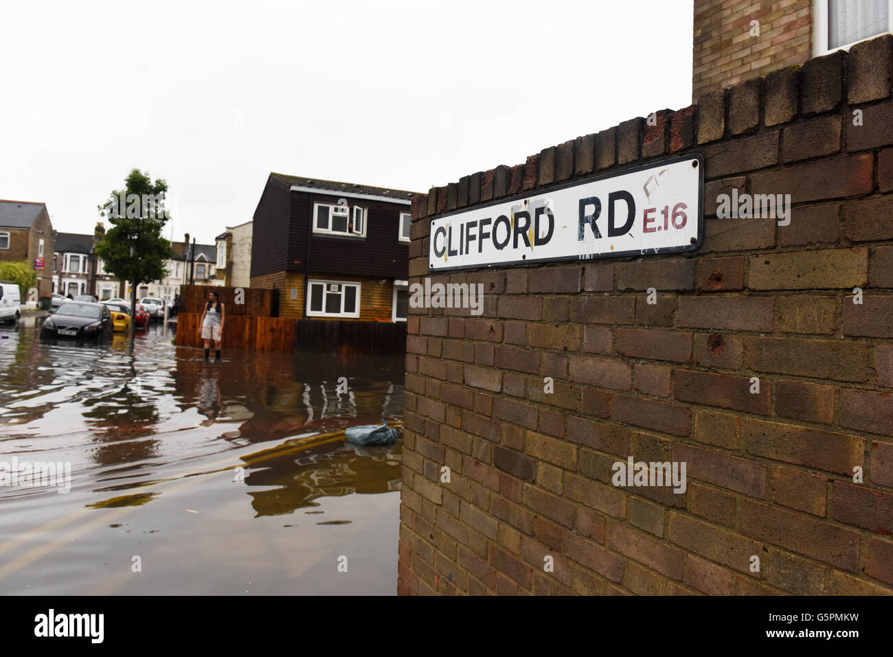 London flash flooding hi-res stock photography and images - Alamy