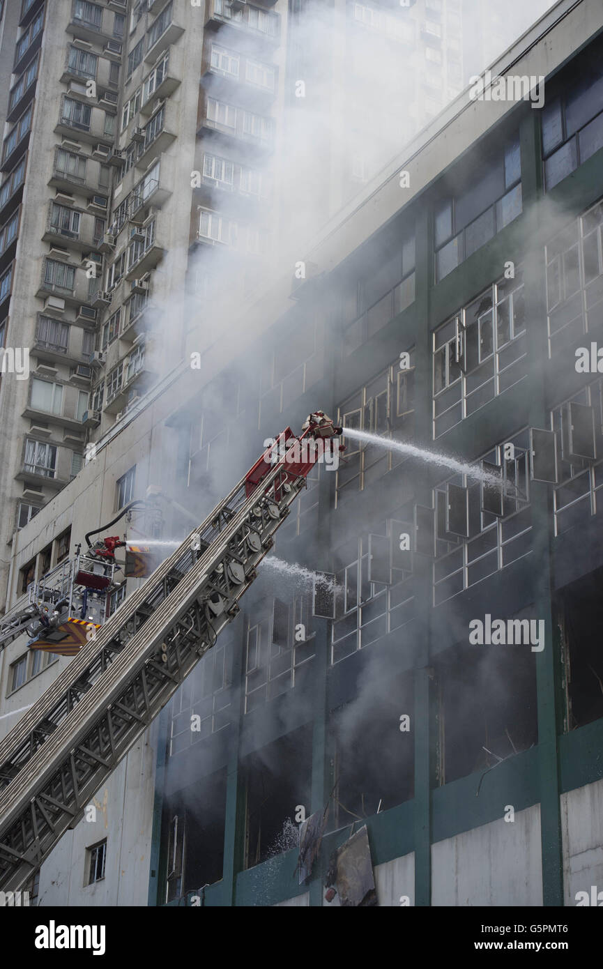 4 alarm fire hi-res stock photography and images - Alamy