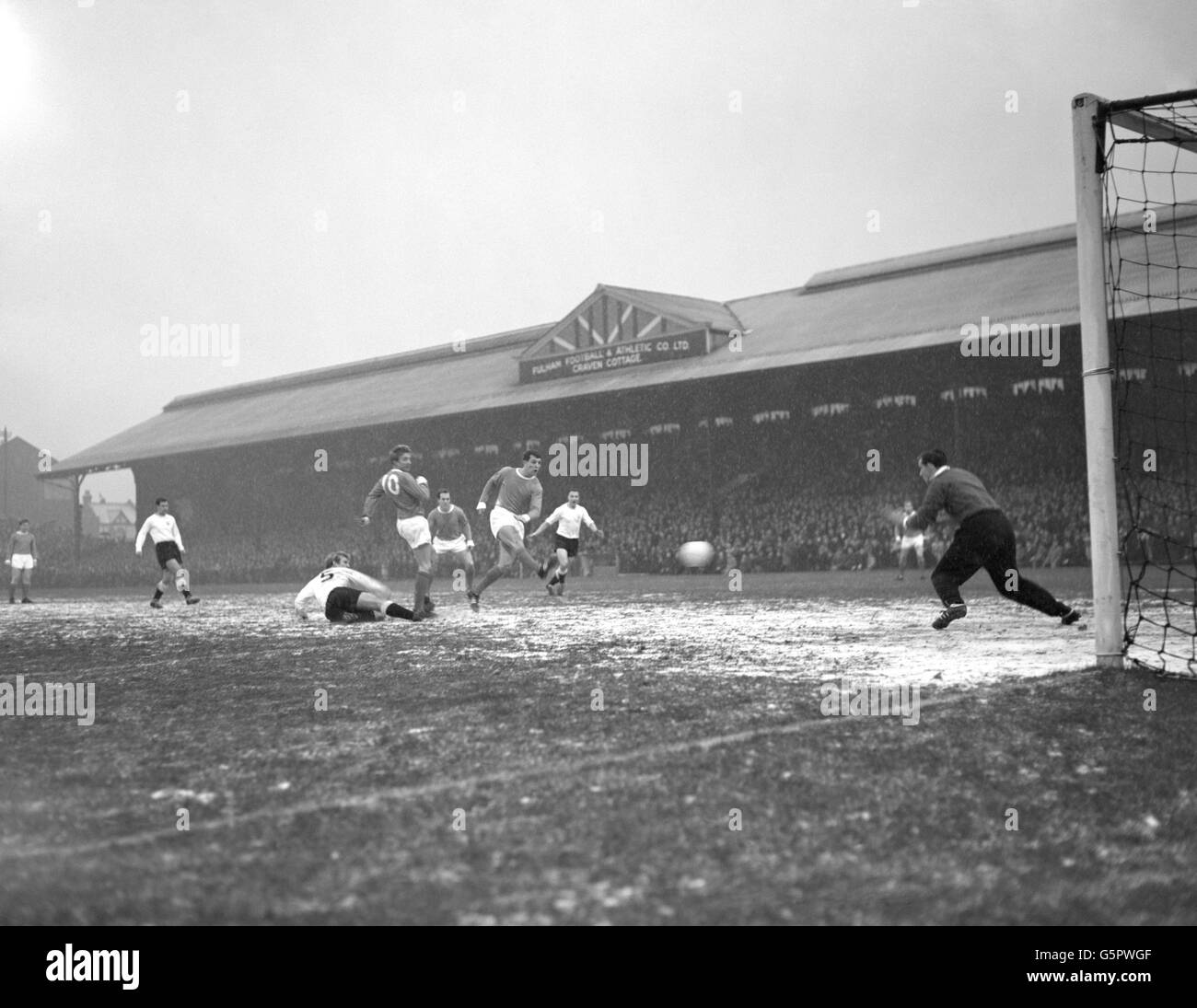 Goalkeeper tony macedo hi-res stock photography and images - Alamy
