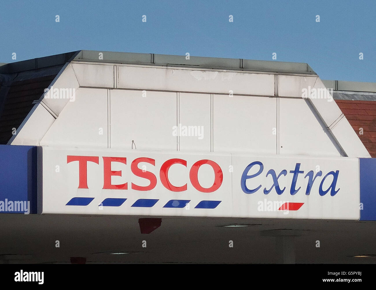 General view tesco store in swindon hi-res stock photography and images ...