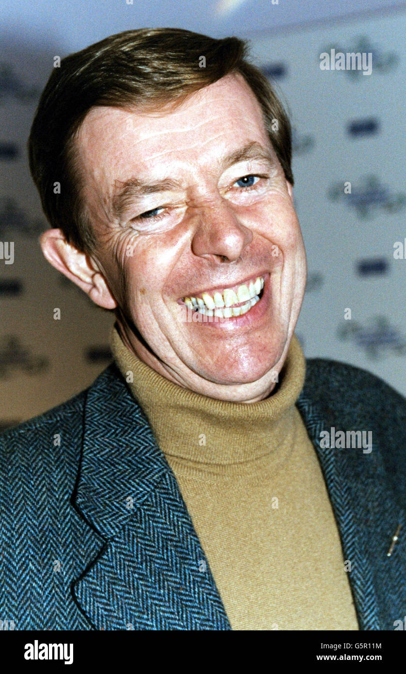 Henry kelly hi-res stock photography and images - Alamy