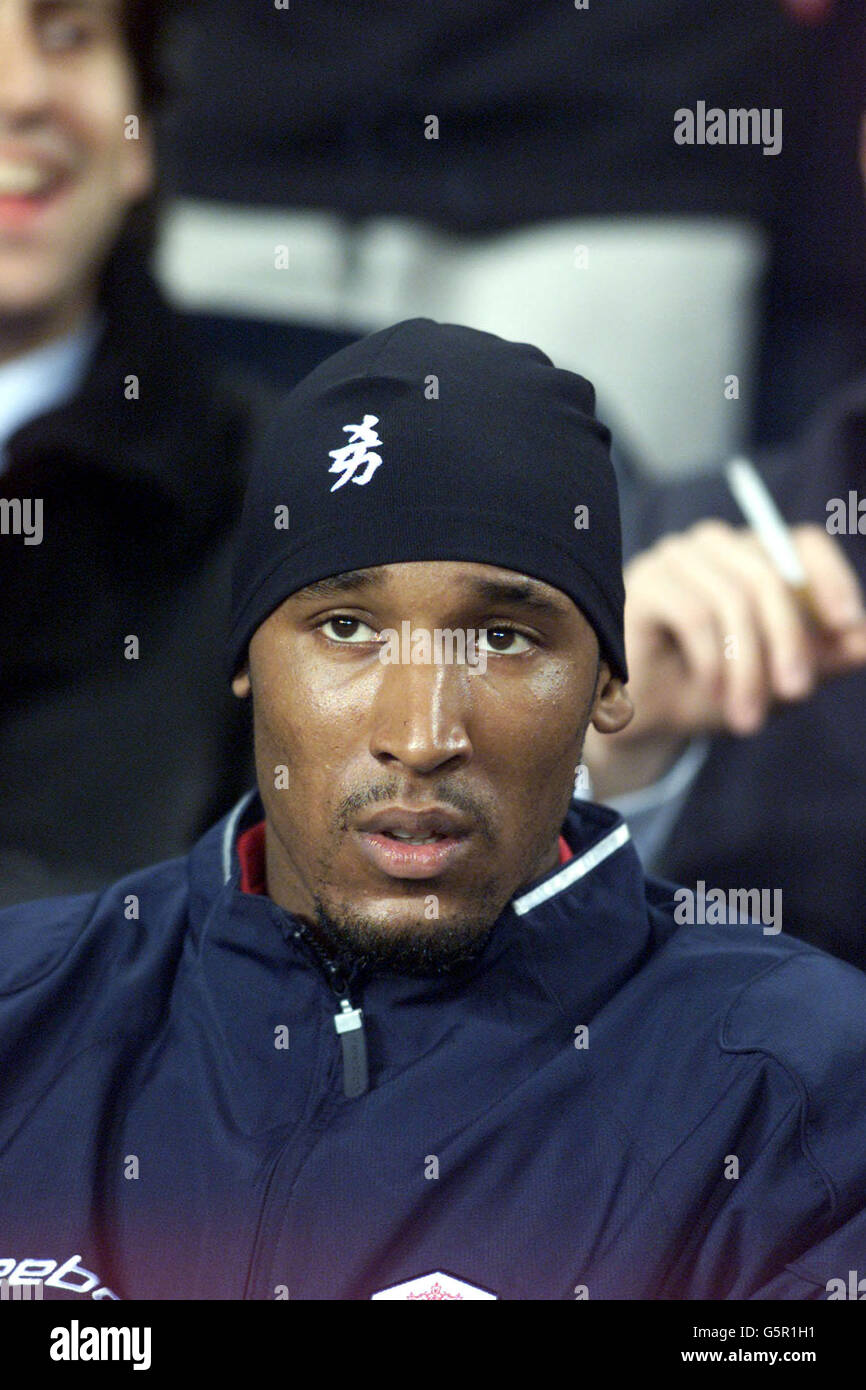 Liverpools nicolas anelka on the bench hi-res stock photography and ...