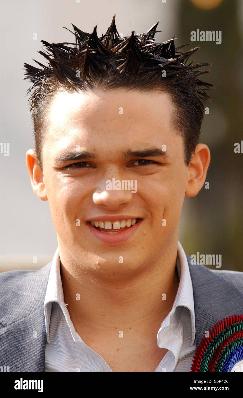 Pop Idol runner up Gareth Gates during a photocall in London's ...