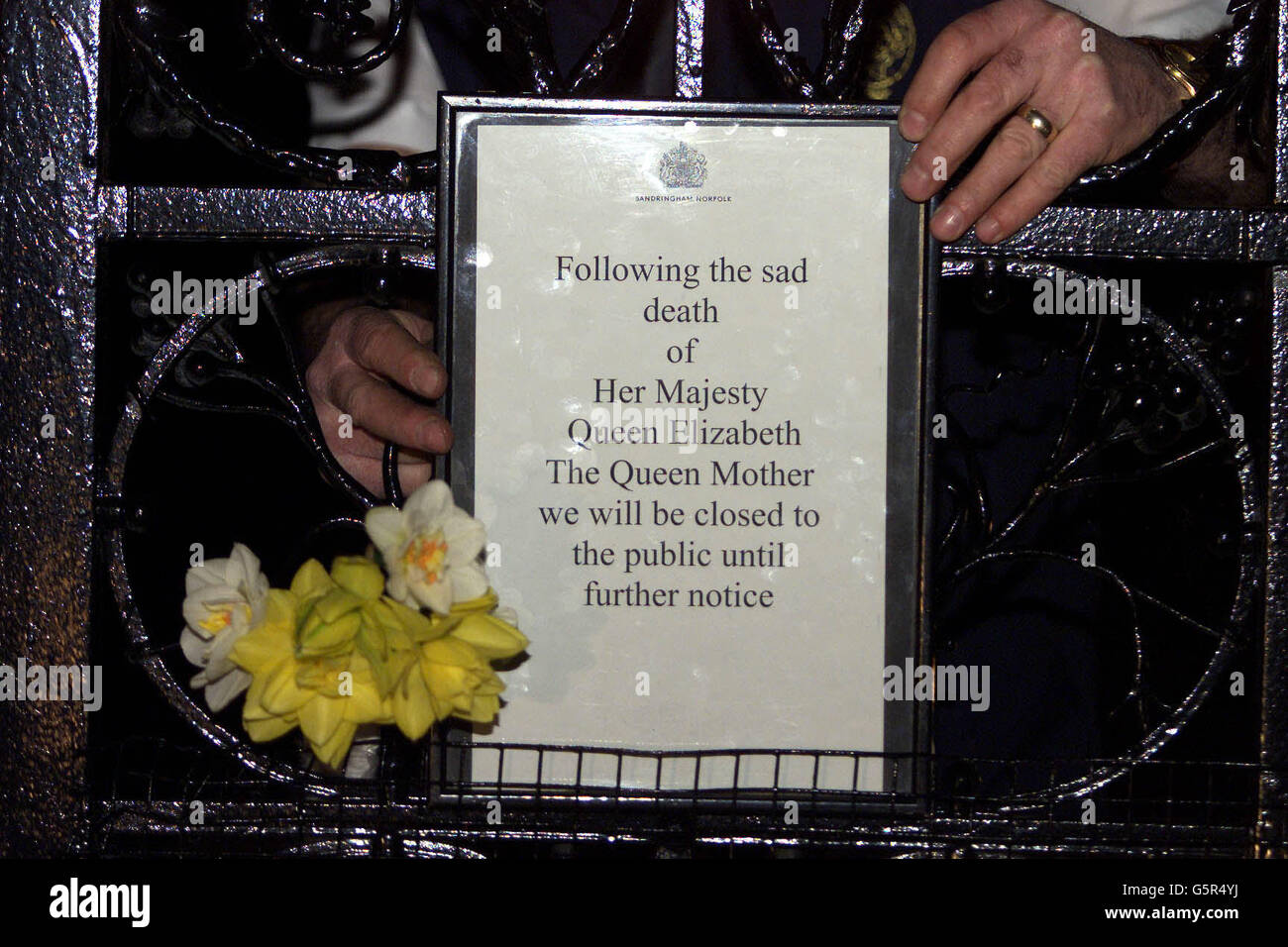 Flowers on gates sandringham hi-res stock photography and images - Alamy