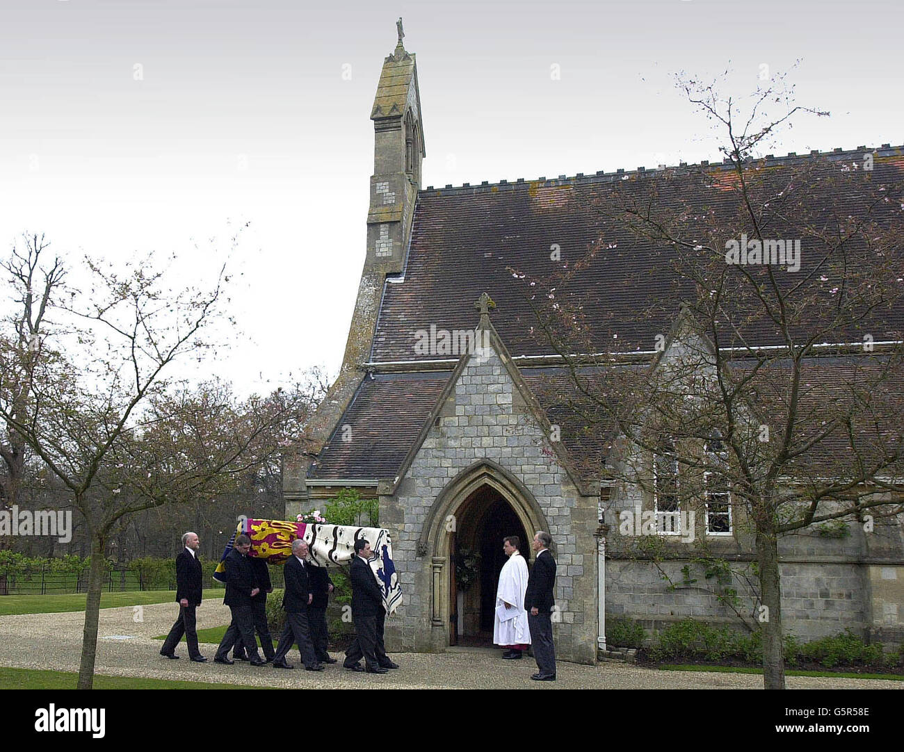 Six pallbearers carry the coffin of Queen Elizabeth the Queen Mother ...