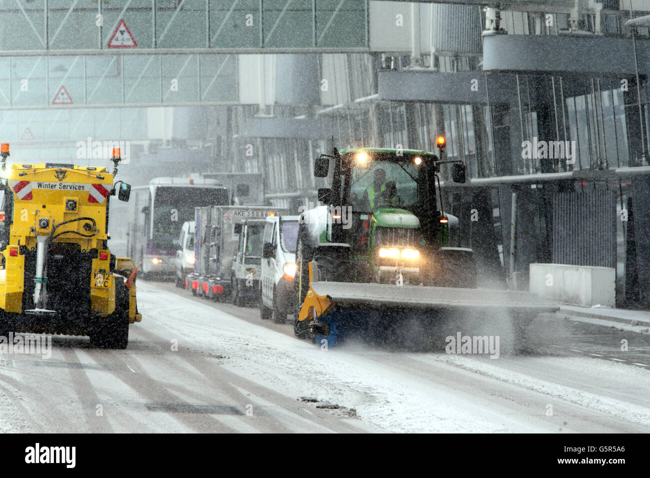 Clear both ways hi-res stock photography and images - Alamy
