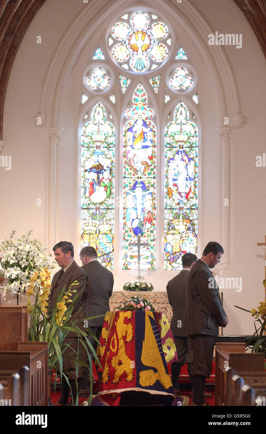 Traditional tweed uniform hi-res stock photography and images - Alamy