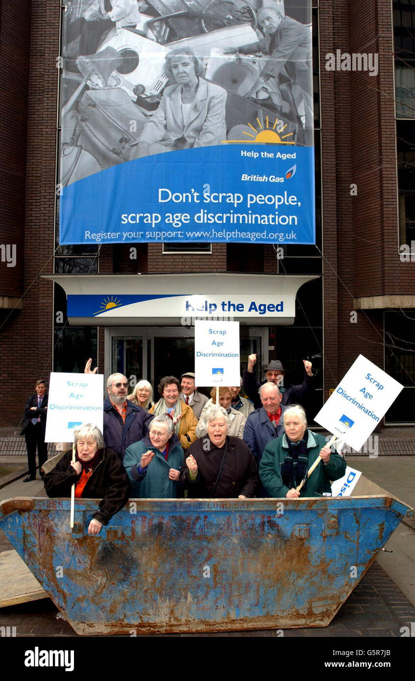 Actress Anna Wing (front row left), who played Lou Beale in Eastenders ...