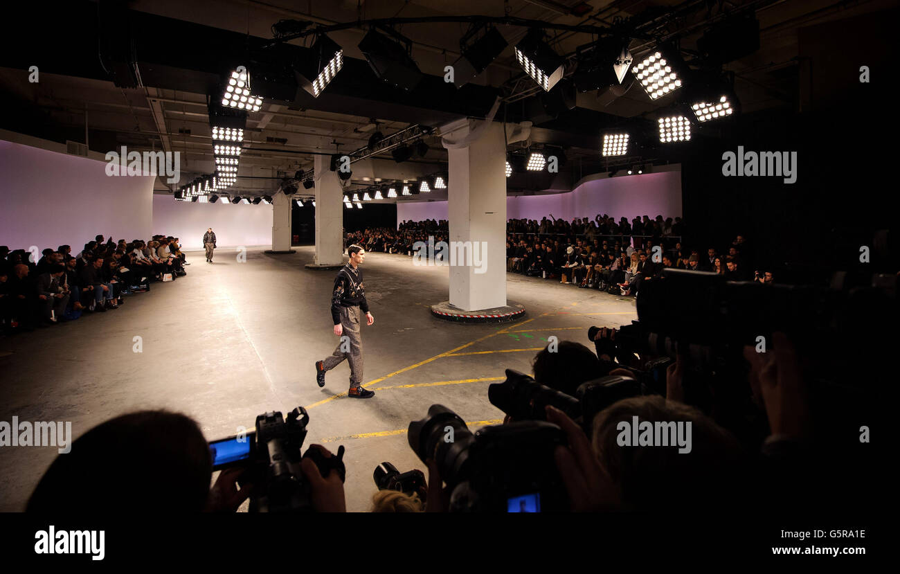 James long catwalk london fashion hi-res stock photography and images ...