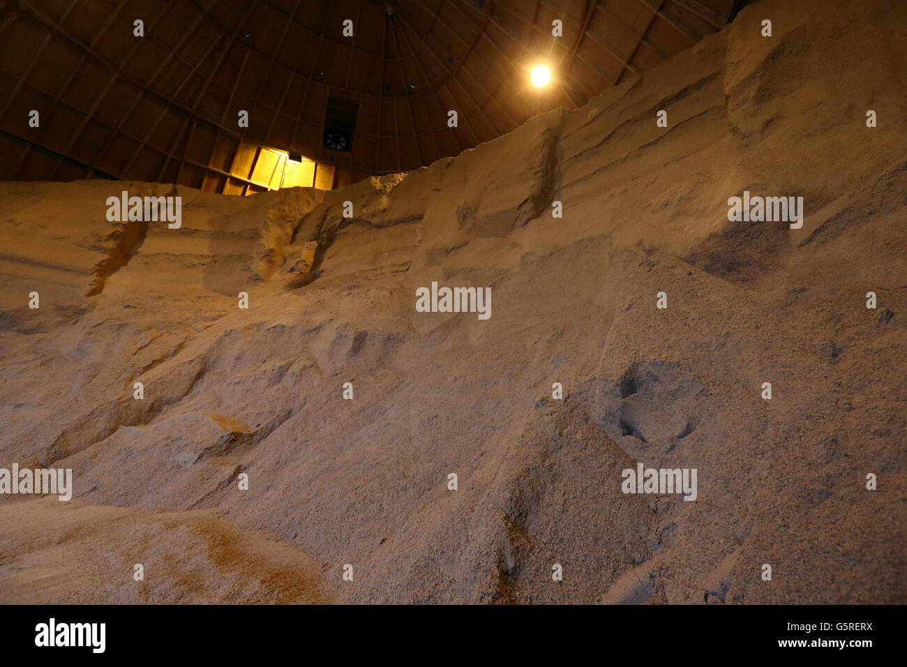 Gritting machines hi-res stock photography and images - Alamy