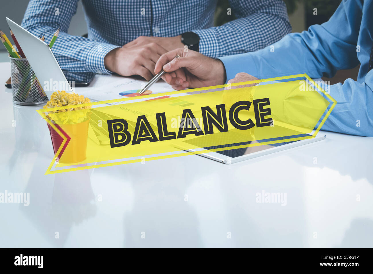 BUSINESS WORKING OFFICE Balance TEAMWORK BRAINSTORMING CONCEPT Stock ...