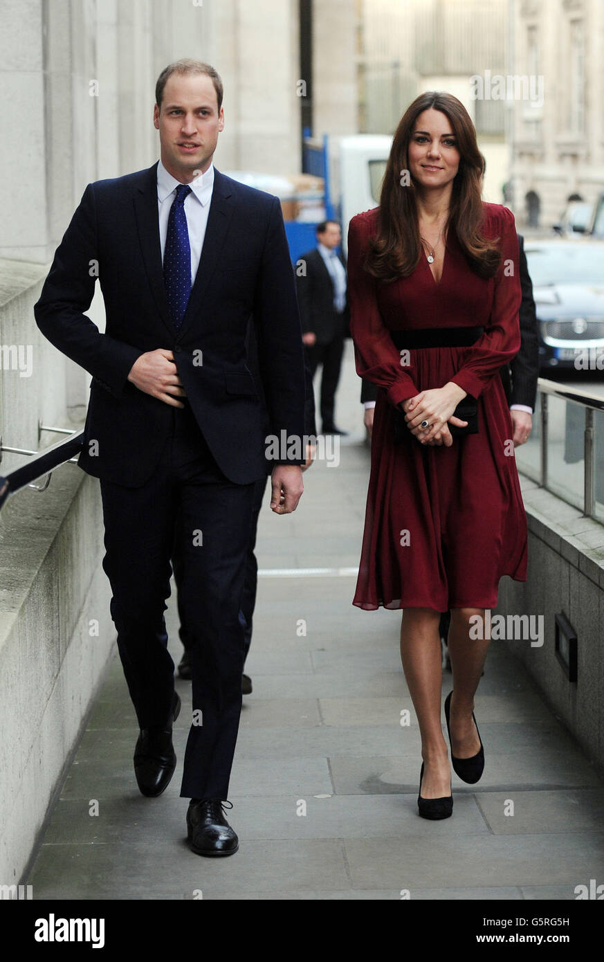 Duchess of Cambridge portrait unveiled Stock Photo - Alamy