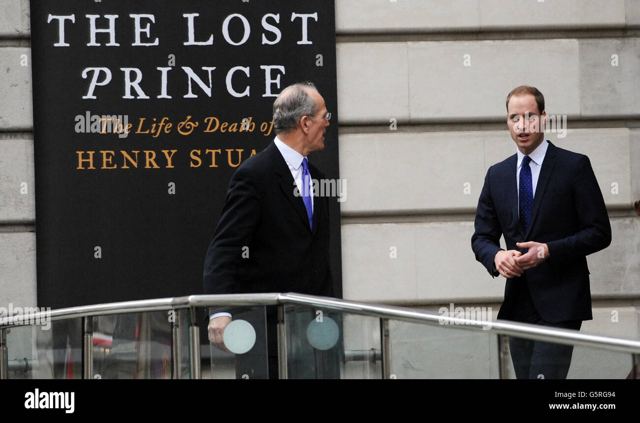 Duchess of Cambridge portrait unveiled Stock Photo - Alamy