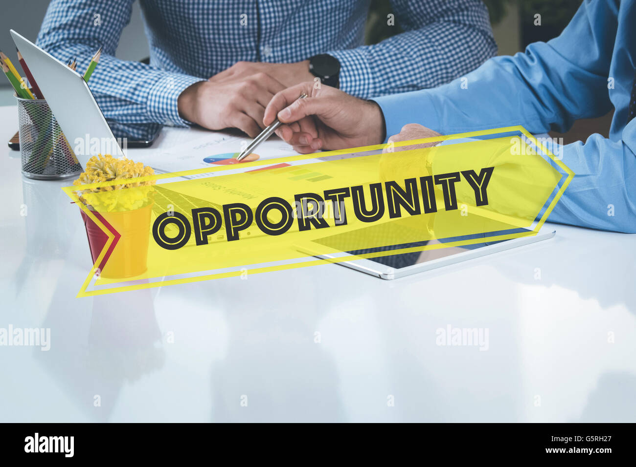 Brainstorming teamwork hi-res stock photography and images - Alamy