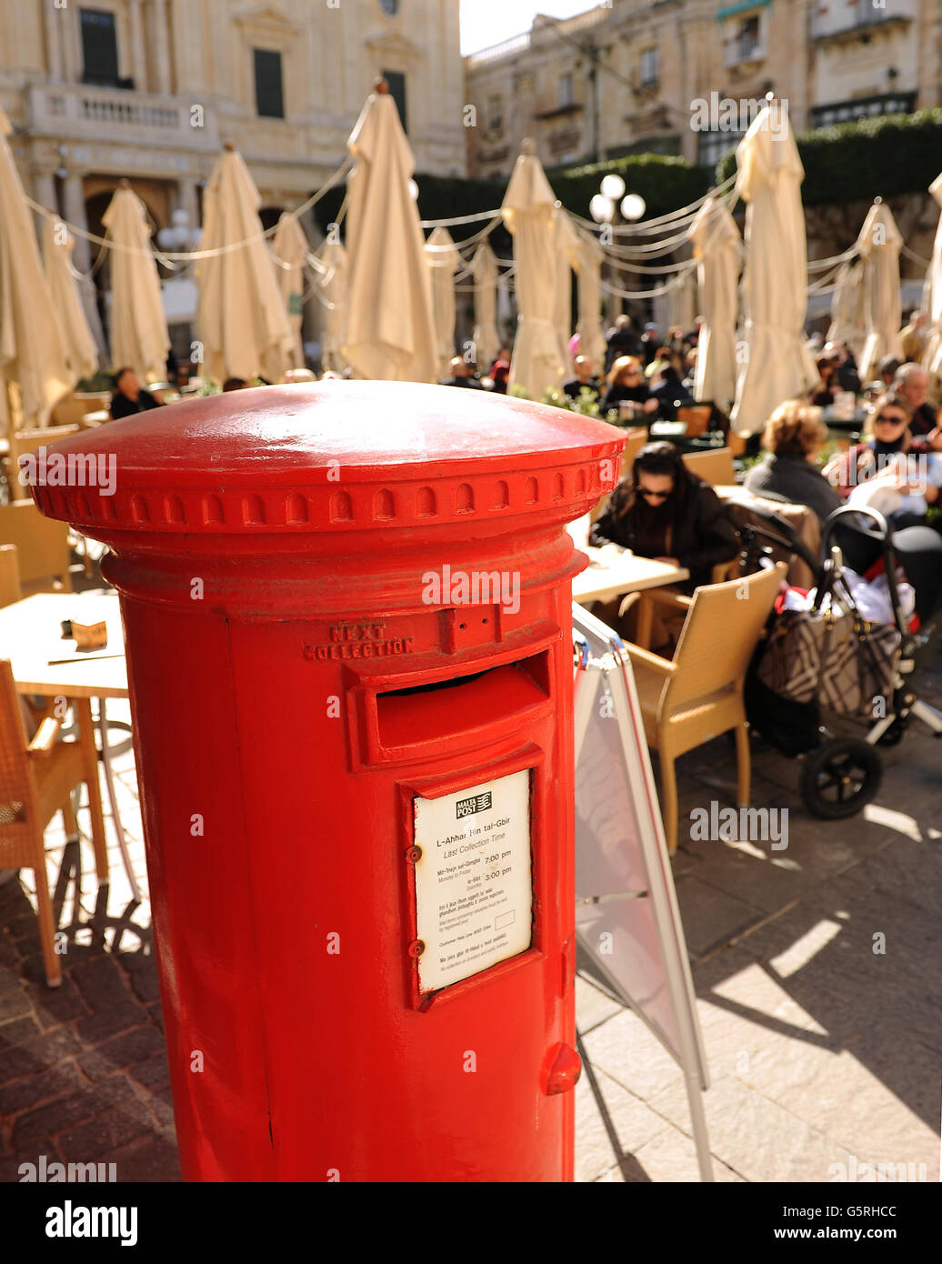 Maltese postbox hi-res stock photography and images - Alamy