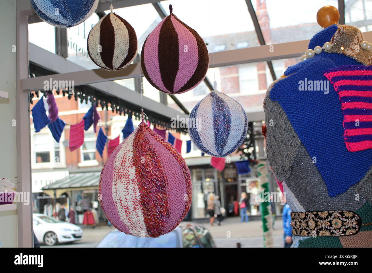 Festival knitting hi-res stock photography and images - Alamy
