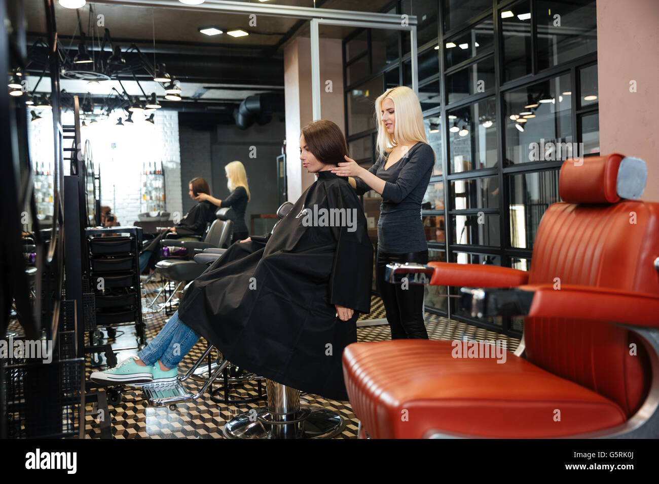 Beauty Parlour High Resolution Stock Photography and Images - Alamy