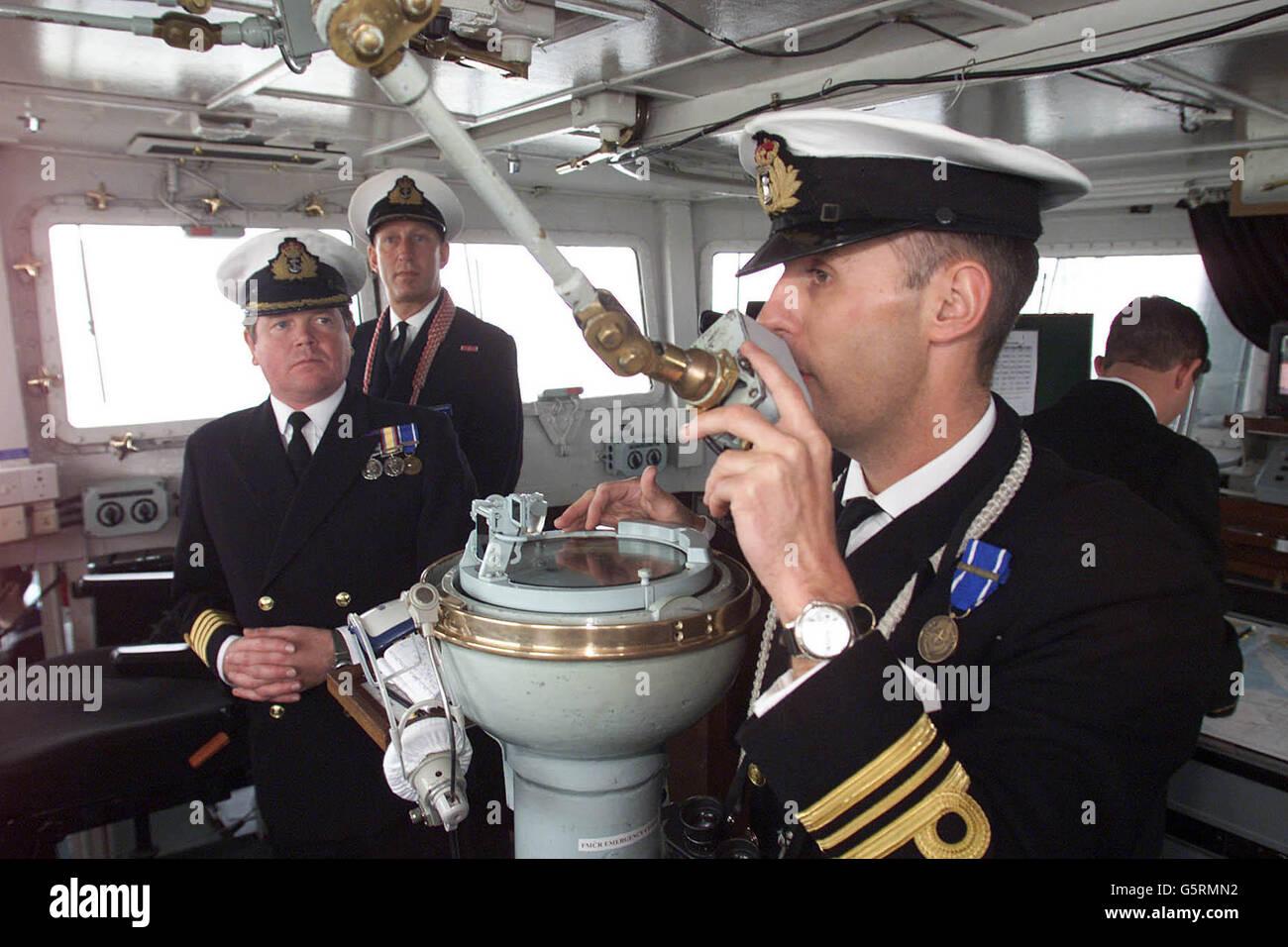 Hms fearless hi-res stock photography and images - Alamy