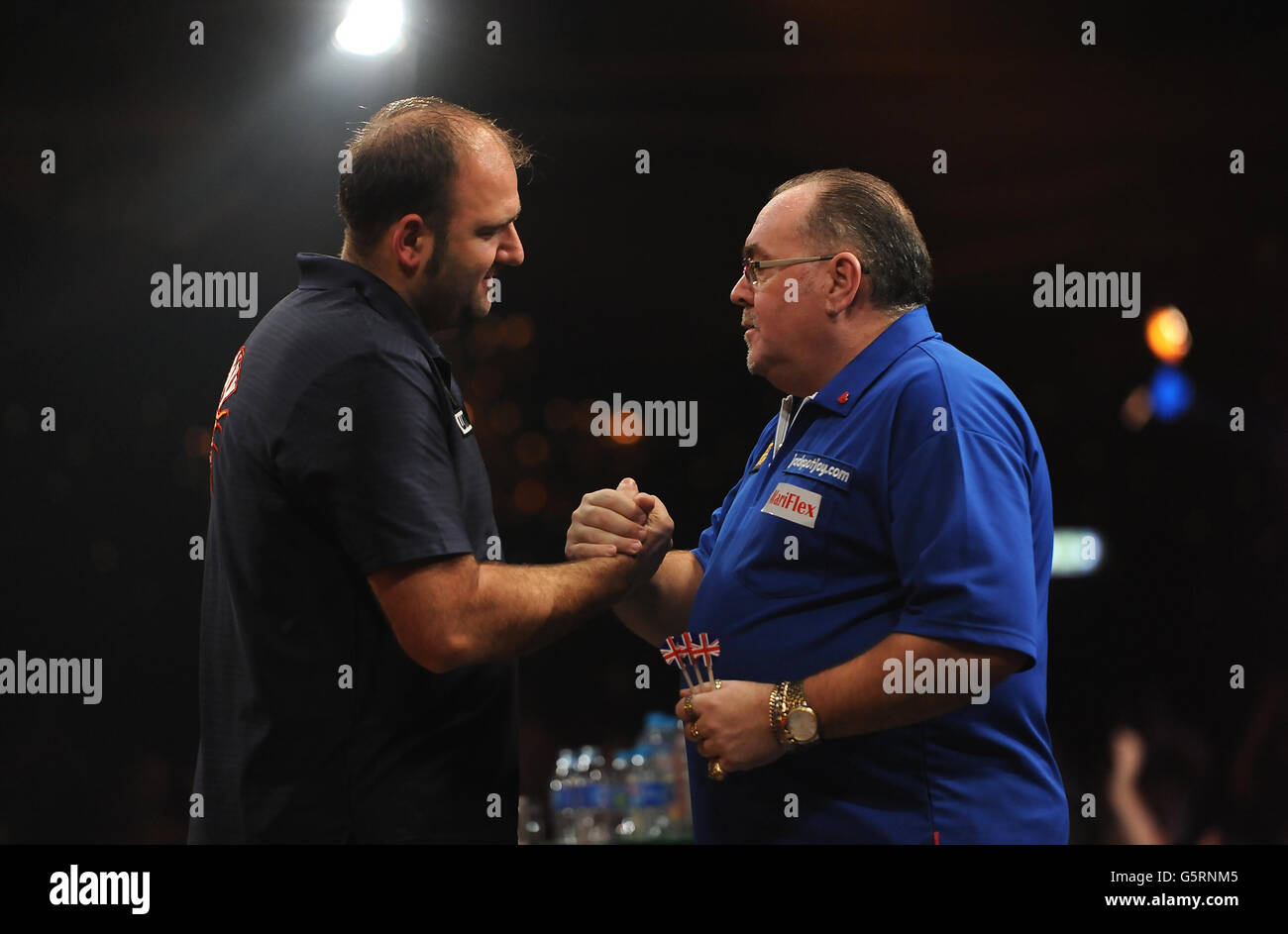 England's Scott Waites shakes hands with runner up Tony O'Shea after ...