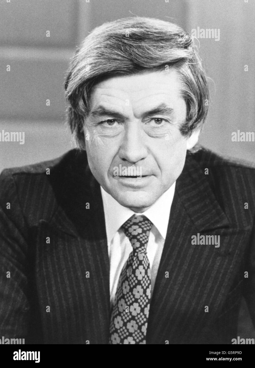 Itn news presenter hi-res stock photography and images - Alamy