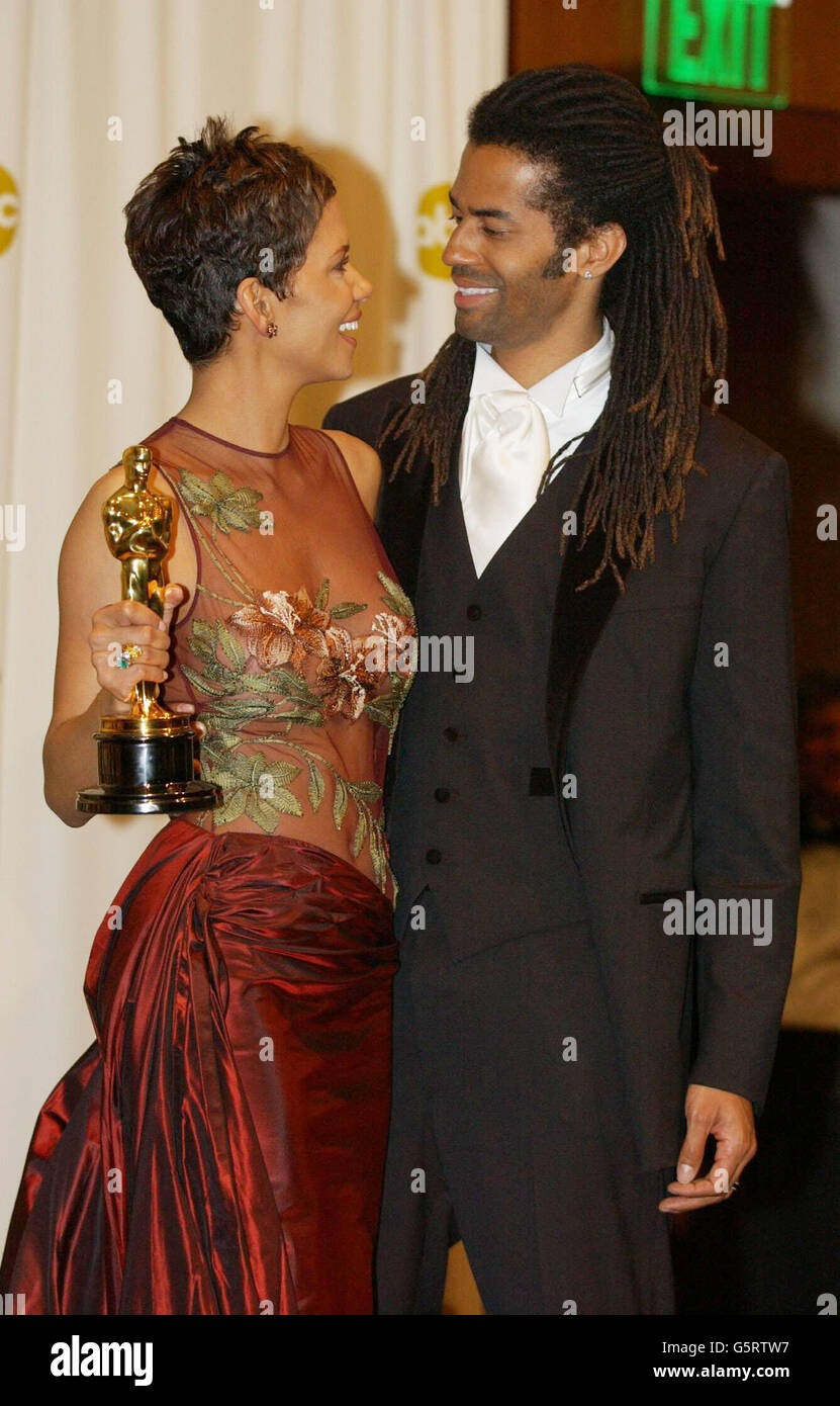 Halle berry monsters ball hi-res stock photography and images - Alamy