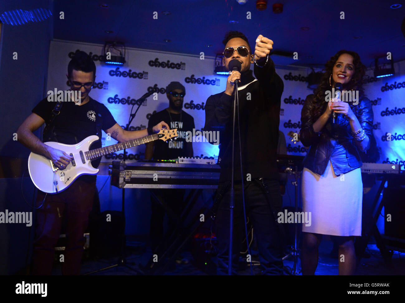 Recording artist hi-res stock photography and images - Alamy